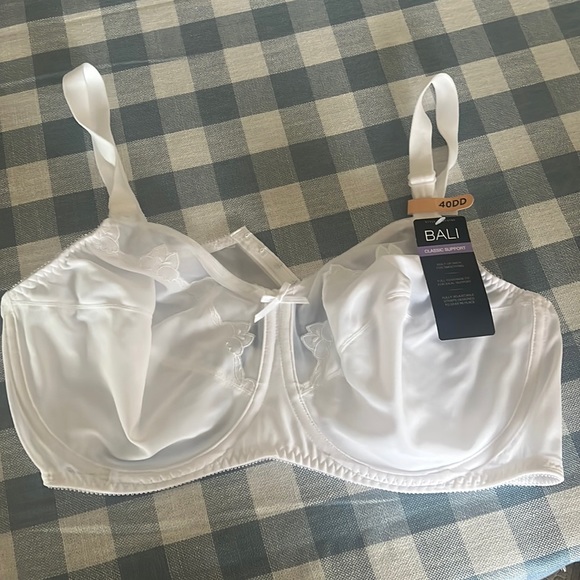Bali | Intimates & Sleepwear | Nwt Bali Classic Support Bra White Size ...